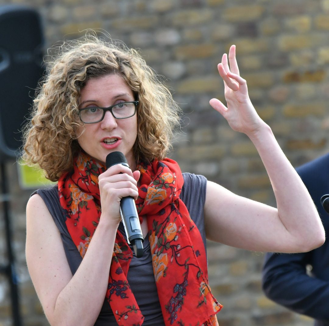 Connecting Science and Society Through Comedy • scientia.global